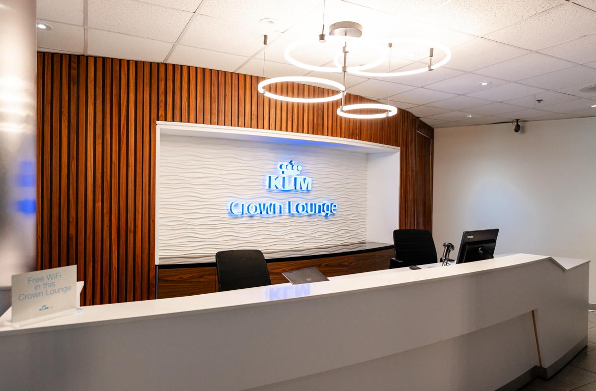 PAXTravelJobs - Here's a look inside KLM’s renovated Crown Lounge at ...