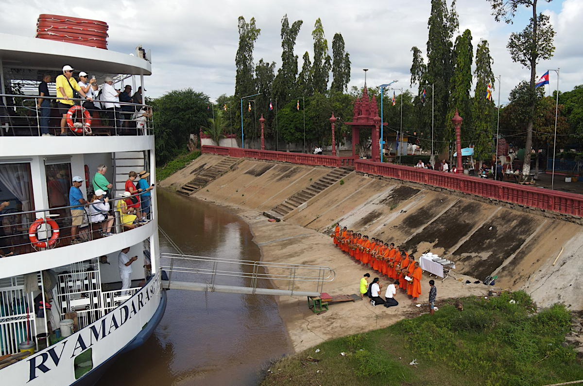 PAXTravelJobs - On Location: Temples, tuk-tuks & tunnels – What to ...