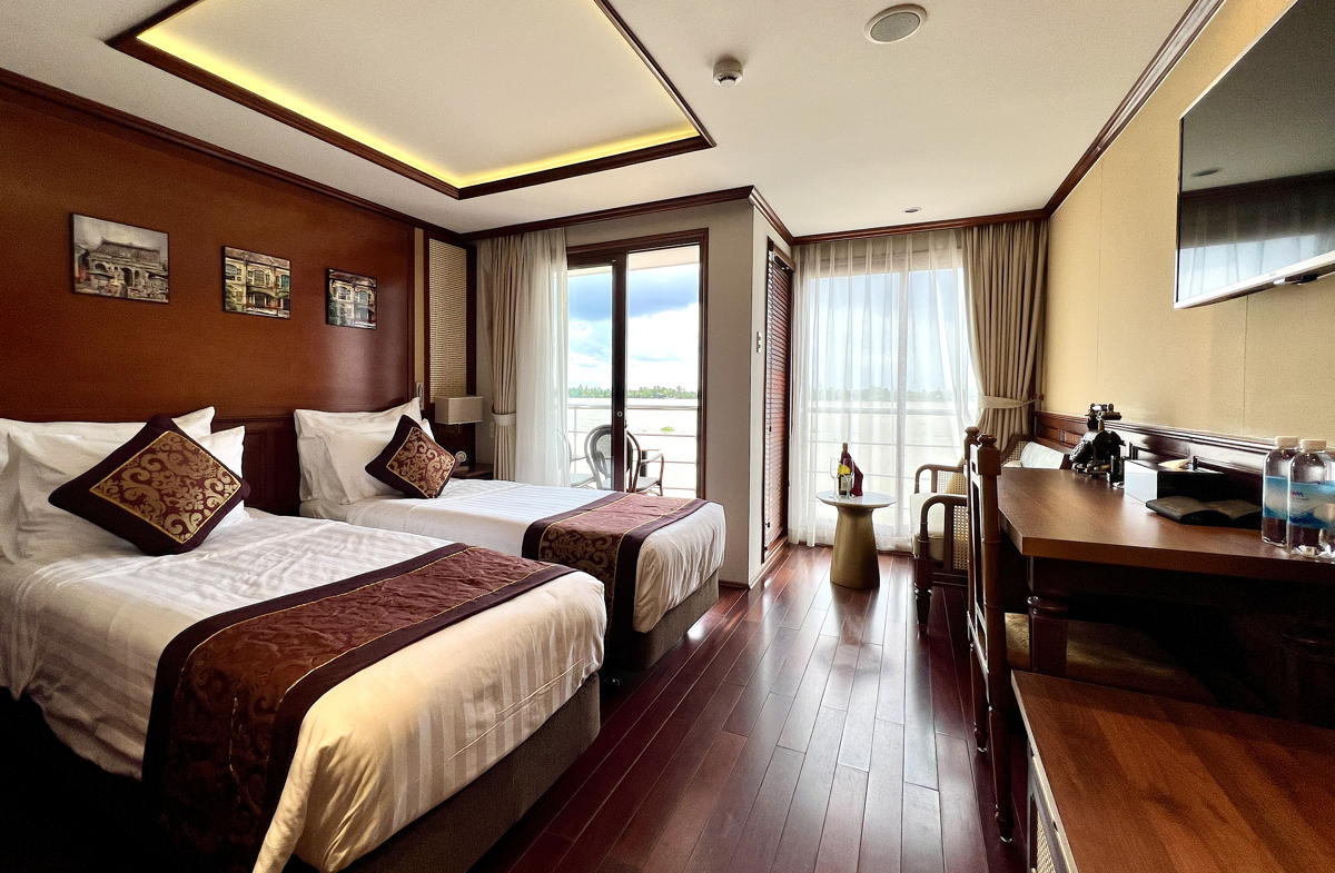 PAXTravelJobs - On Location: Temples, tuk-tuks & tunnels – What to ...