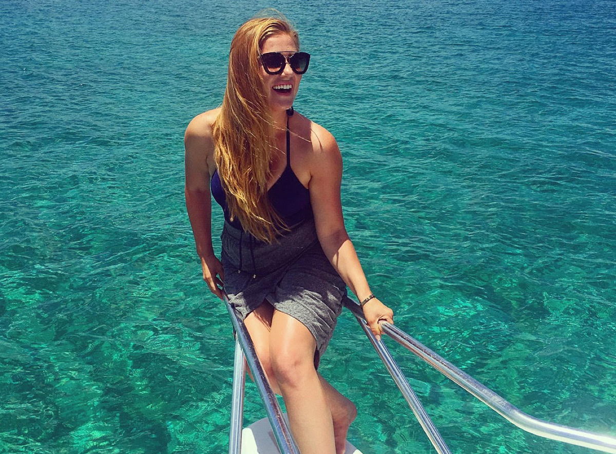 PAXTravelJobs - PAX checks in with AIC Hotel Group's Sarah Smith