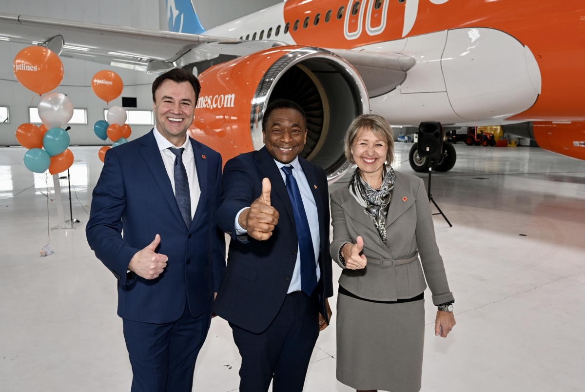 PAXTravelJobs - Canada Jetlines unveils first A320 aircraft at VIP ...